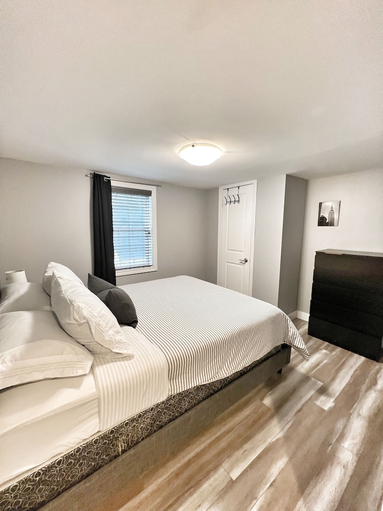 Location! Historic Olde Walkerville Gem 3bd/ 2ba - Windsor, ON, Canada