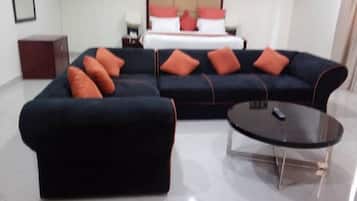 Quarto Executivo | Com decoração personalizada, com mobília individualizada, secretária