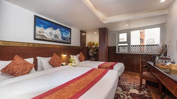 Quarto família | Frigobar, cofres nos quartos, escrivaninha