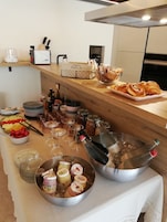 Pequeno-almoço continental diário incluído