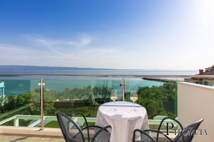 Quarto casal, sacada, vista para o mar (2nd Floor) | Terraço/pátio