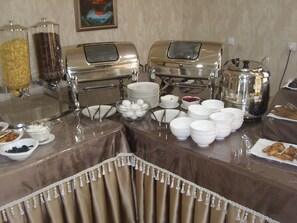 Pequeno-almoço tipo buffet diário incluído 