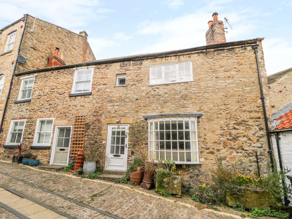 11 Tower Street - Richmond Castle