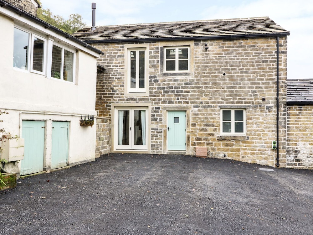 Morgan's Barn - Huddersfield