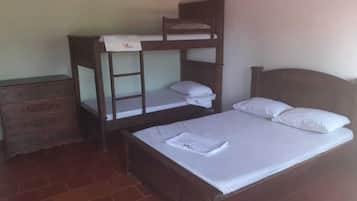 Quarto Quádruplo Económico | Wi-fi grátis