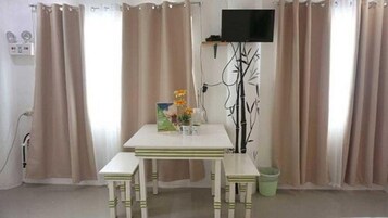 Quarto Twin, 2 camas queen-size | Comodidade do quarto