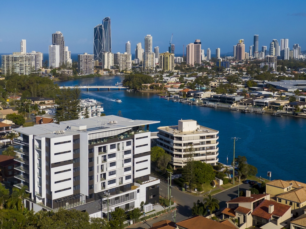 Peninsular Goldcoast - Surfers Paradise