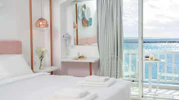 Quarto Duplo Deluxe, varanda, vista para o mar | 1 quarto, lençóis de algodão egípcio, roupa de alta qualidade