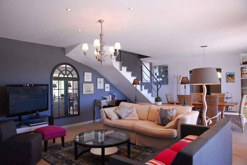 Prachtig Uitzicht Voor Deze Luxe Villa Met Zwembad - Cap Estérel