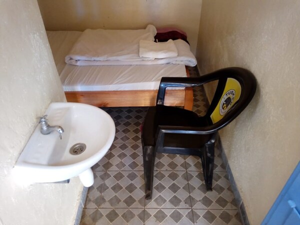 Silverstone Park Bar & Guest House - Nairobi