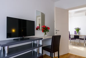 Apartamento, sacada | TV