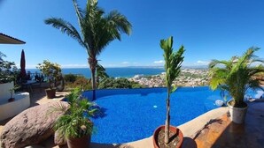 Piscina infinita