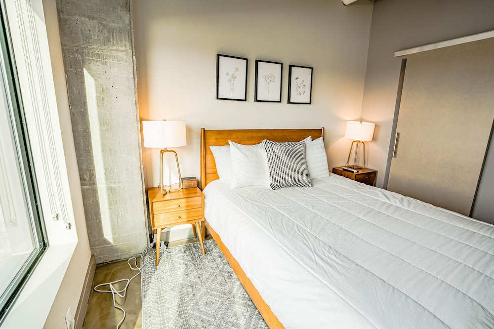 Minnestay* Sable 801 Alcove | Easy Light Rail - Brooklyn Park, MN