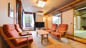 Suite Japanese-Western-Style Twin Room(HOO) with Private Open Air Bath - Indoor Bath - Non-Smoking | Roupa de cama