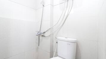 Estúdio | Casa de banho | Um polibã, toalhas fornecidas