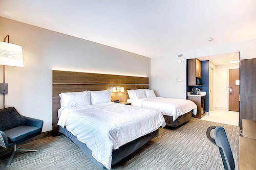 Holiday Inn Express & Suites Calgary Airport Trail NE by IHG