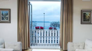 Suite, varanda, vista para o mar | Vista do quarto