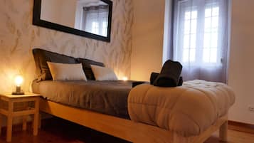 Com decoração personalizada, com mobília individualizada