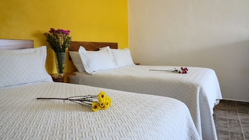 Quarto quádruplo standard | Camas com colchões pillow-top, Wi-Fi de cortesia