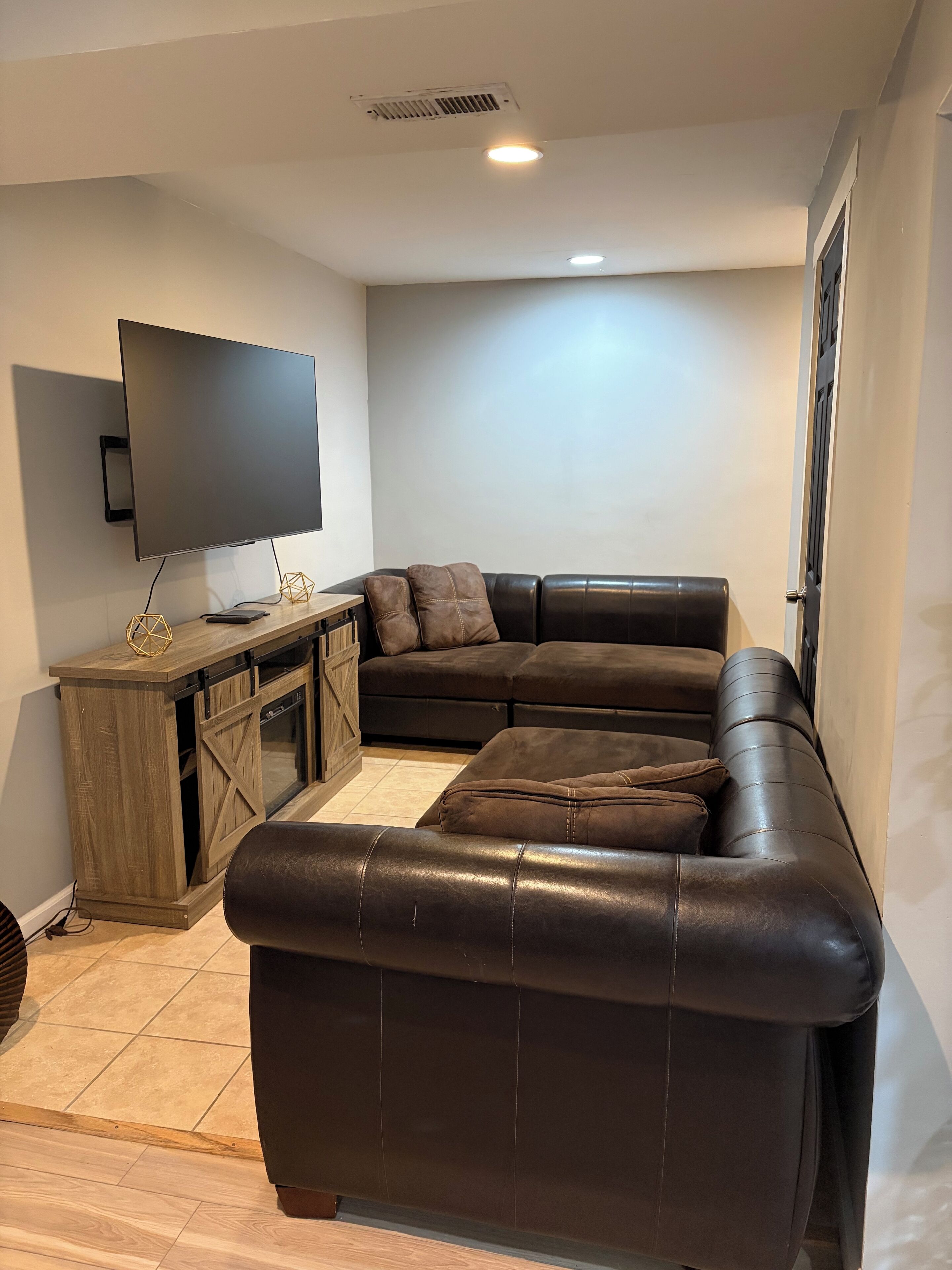 Near Maryland  Live Casino-private Guest Suite - Pasadena, MD