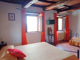 Apartamento família, 2 quartos (Mimosa) | 2 quartos, roupas de cama premium, individualmente mobiliados