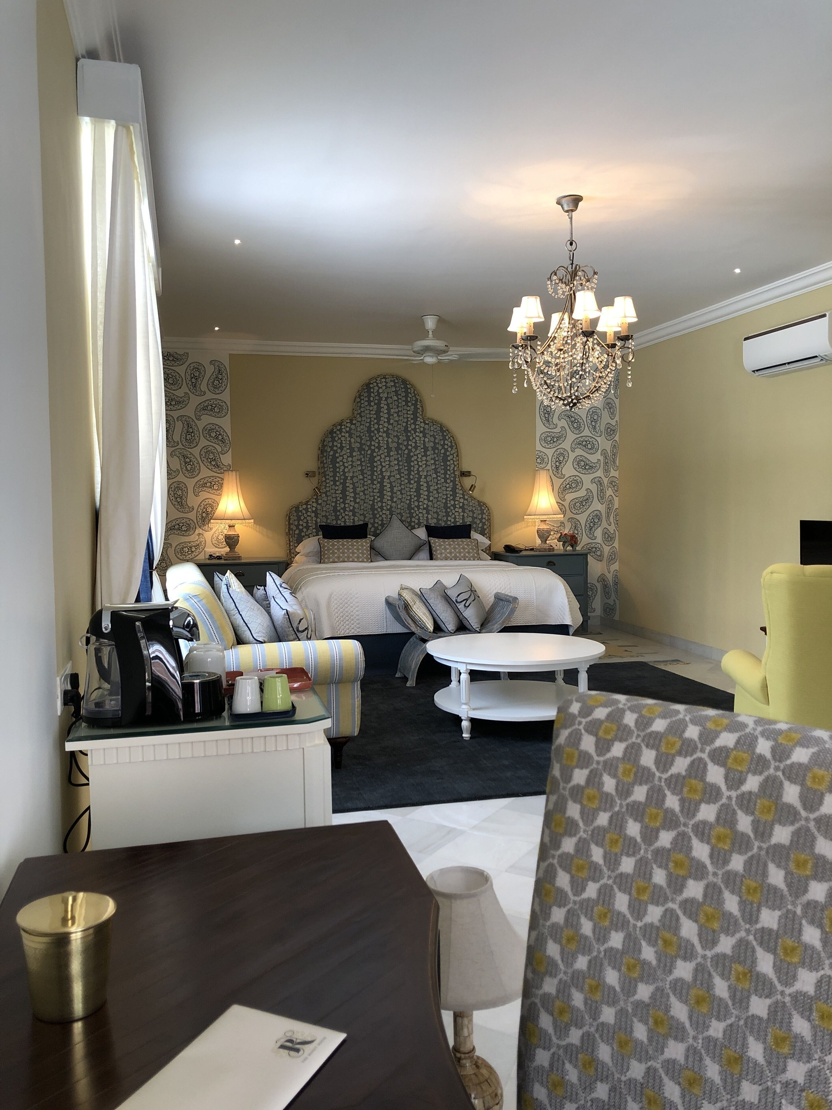 Secretária, Wi-fi grátis, roupa de cama fornecida 