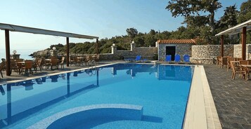 Piscina exterior sazonal