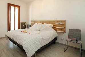 2 quartos, Wi-fi grátis, roupa de cama fornecida 