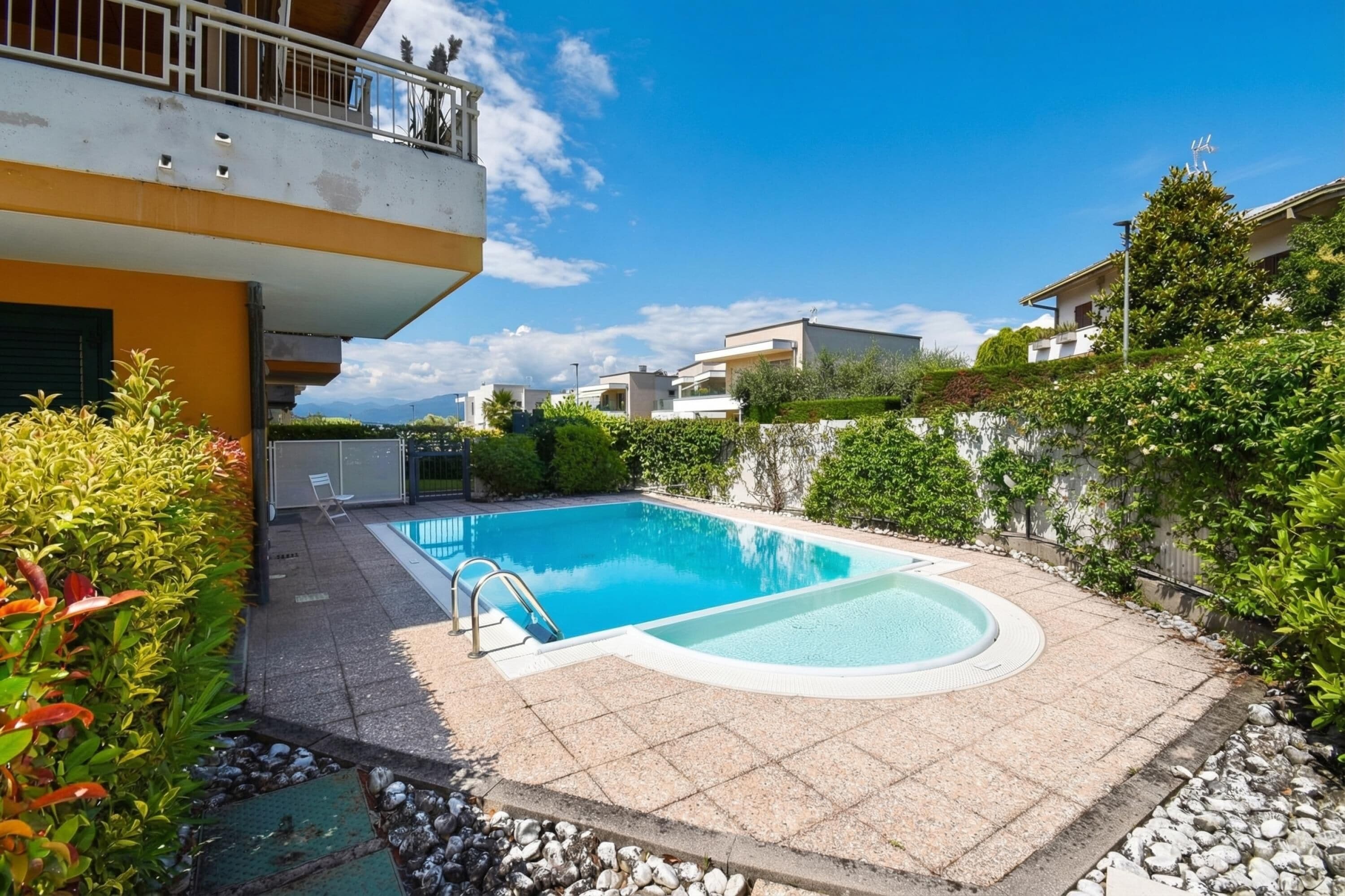 Apartamento Familiar, 1 quarto, terraço (Casa Emma with Pool) | Piscina | Piscina exterior sazonal, espreguiçadeiras 