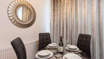 Apartamento Empresarial | Refeições no quarto