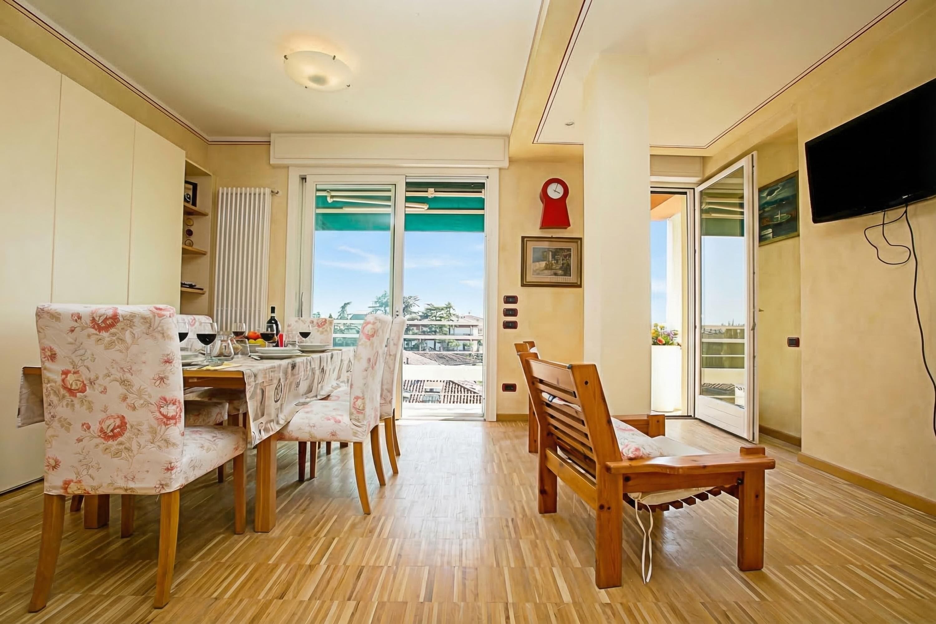 Apartamento Familiar, 2 quartos, 2 casas de banho (Casa Bel Tramonto - Lakeview Apt +) | Sala de jantar