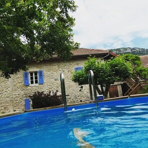 Piscina exterior sazonal