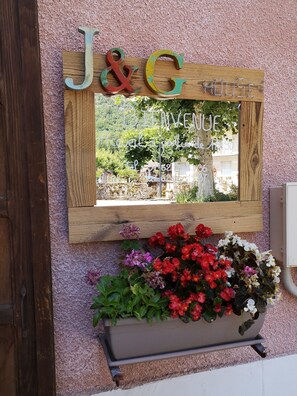 Entrada do alojamento