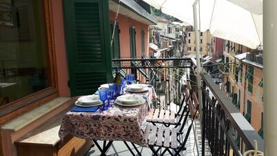Diara La Casa a Colori with Balcony