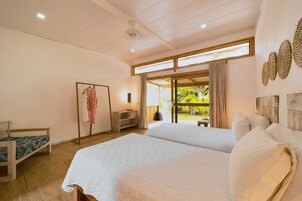 Quarto Duplo Comfort, 1 quarto (Air conditioning) | Cofre com capacidade para portátil, com mobília individualizada 