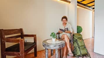 COMPARTIDA MUJERES | Ferro/tábua de engomar, Wi-fi grátis