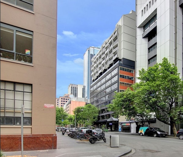 Readyset Apartments On Little Collins - Southern Cross Railway Station, Docklands