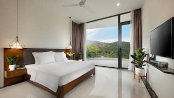 Villa, 3 quartos, vista para a montanha | Roupa de alta qualidade, minibar, cofre no quarto, secretária