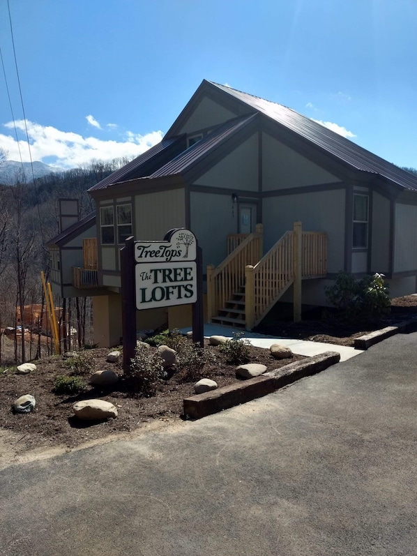 TREE TOPS RESORT- GATLINBURG Reviews, Deals & Photos 2024 - Expedia