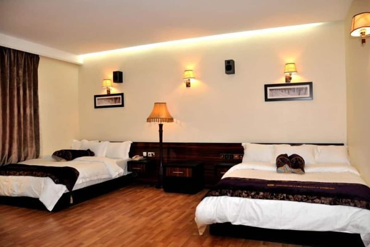 Suíte premium | 1 quarto, frigobar, escrivaninha, espaço de trabalho para notebook