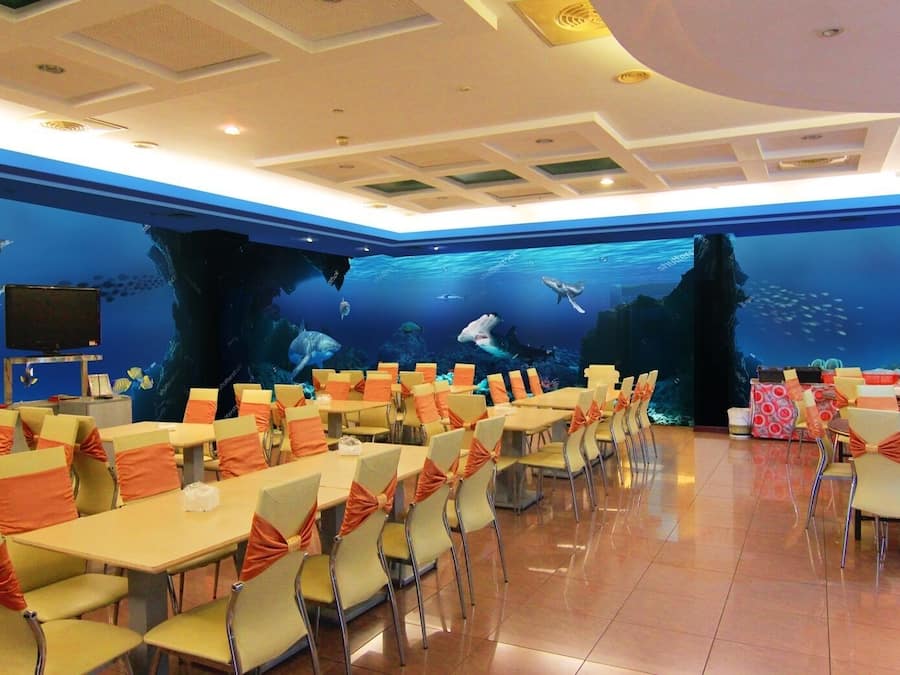 Café da manhã com pratos da culinária local grátis todos os dias