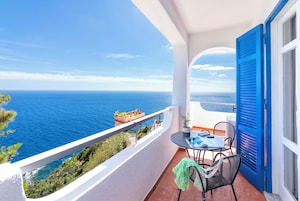 Frigobar, cofres nos quartos, Wi-Fi de cortesia, roupa de cama
