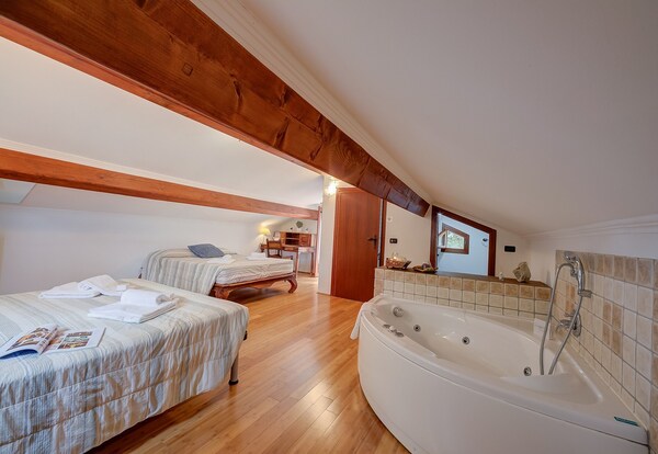 Villa Monte Enrico - Pool And Whirlpool - Ventimiglia