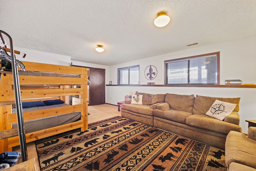 Family Space+ Central +Private Entry 2 Bedroom 1 Bath + Bunk Beds + Kitchen - Colorado