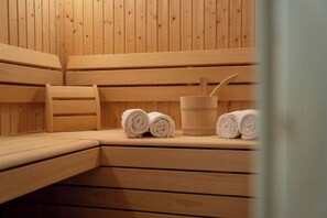 Suite Superior, 1 quarto | Casa de banho | Um polibã, produtos de higiene exclusivos, um secador de cabelo 