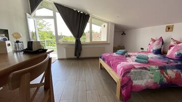 Quarto Duplo Comfort, casa de banho anexa, vista para o jardim (Chambre Granny) | 1 quarto