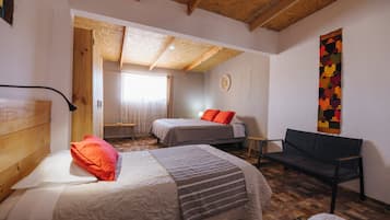 Quarto Twin Comfort, 1 quarto, acessível, casa de banho privativa (Nr. 4) | 2 quartos, com decoração personalizada, com mobília individualizada