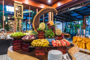Café da manhã com buffet todos os dias mediante uma taxa