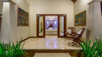 Vila (4 Bedrooms) | 1 quarto, espaço de trabalho para notebook, roupa de cama