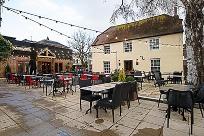 The Hatchet Inn By JD Wetherspoon 